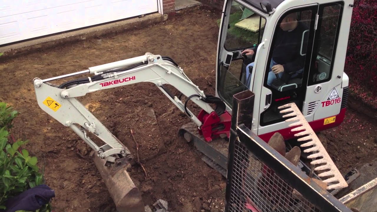 Loading A MAN Tipper With A Takeuchi Mini Excavator - YouTube