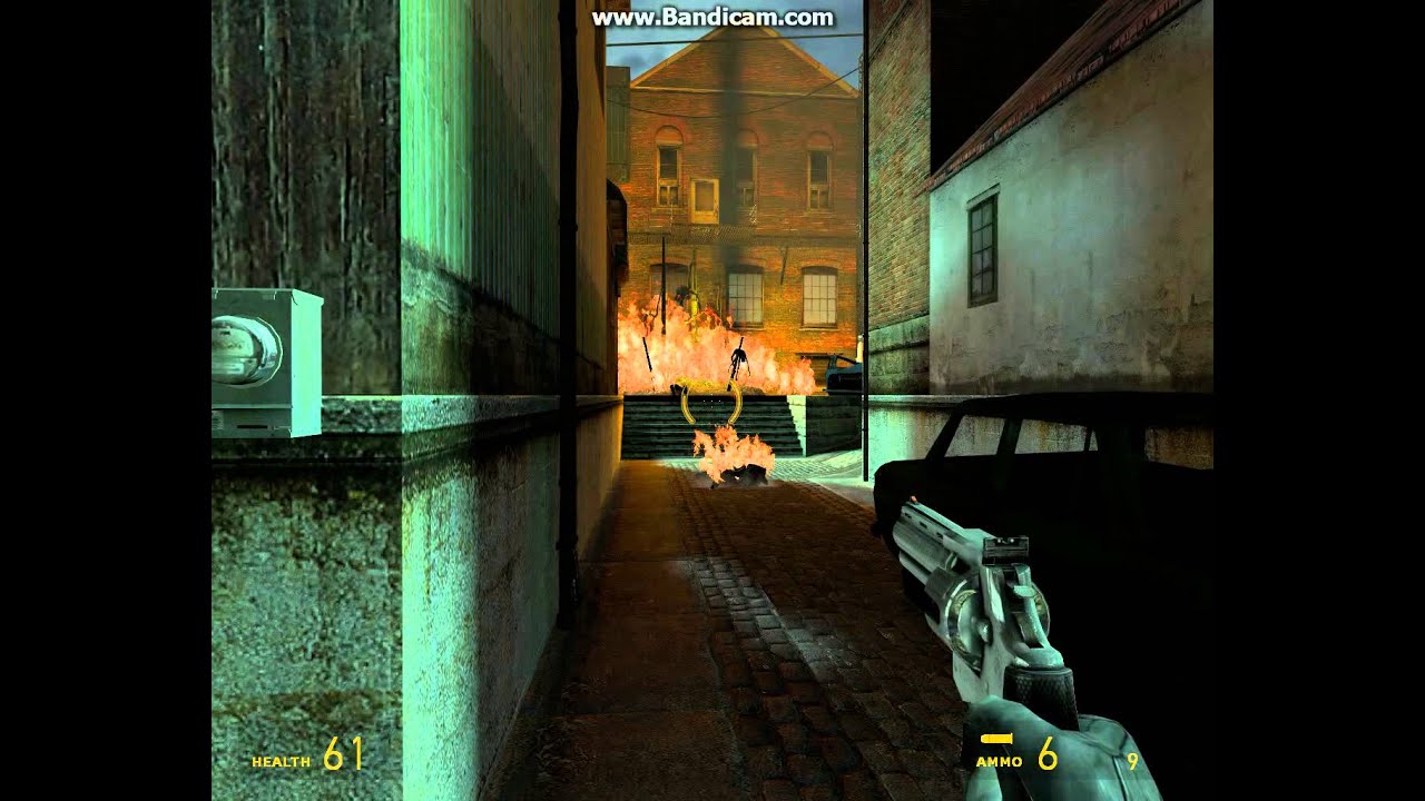 hl2 Ravenholm fun Pt:2 Zombie scare! - YouTube