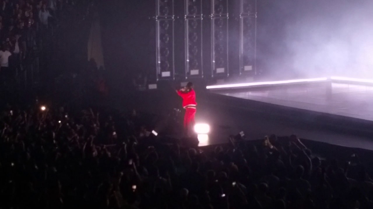 Kendrick Lamar - Humble (The Damn Tour - Barclays Center) - YouTube