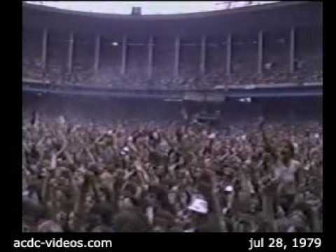 AC/DC - Rocker - [Live 1979] - YouTube