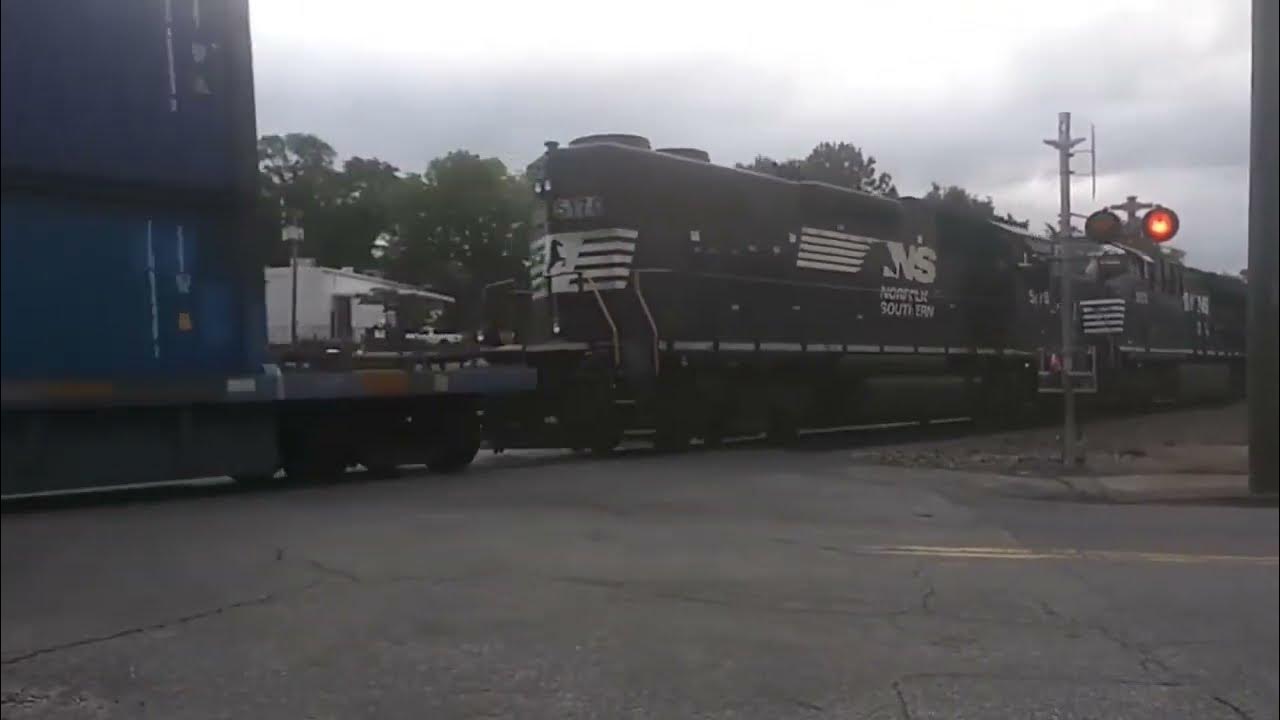 NS 242 in Union SC with ET44AC Duo and GP38-2 - YouTube