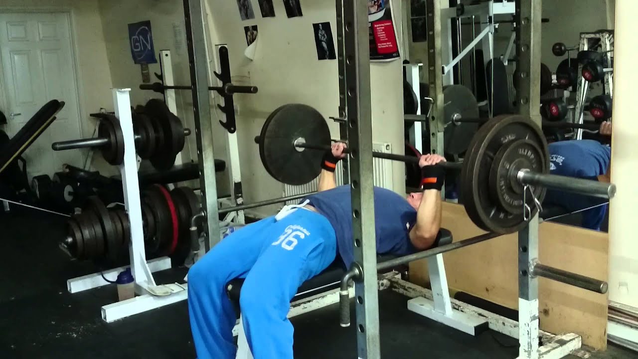 Bench 120 kg x5 - YouTube