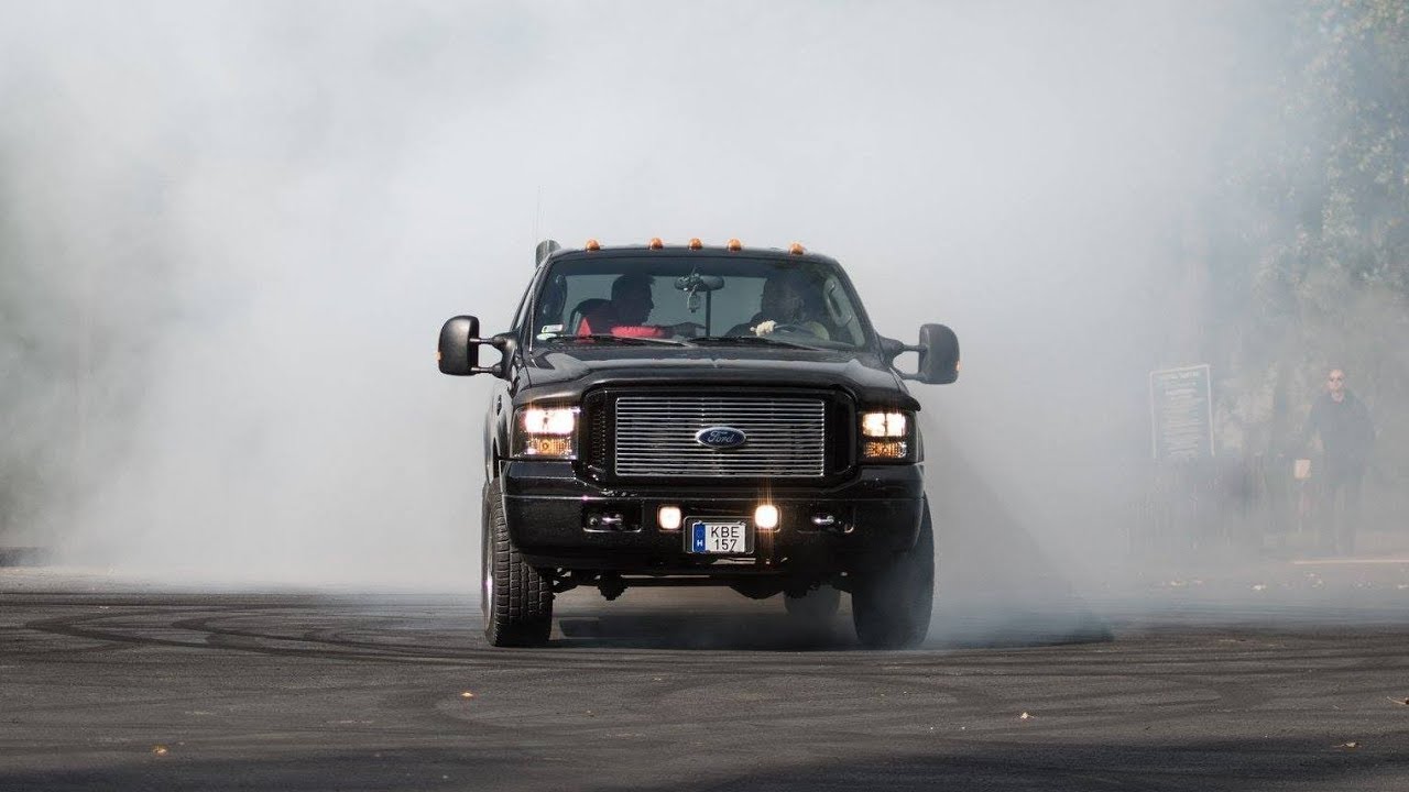Ford F350 burnout 4K - YouTube