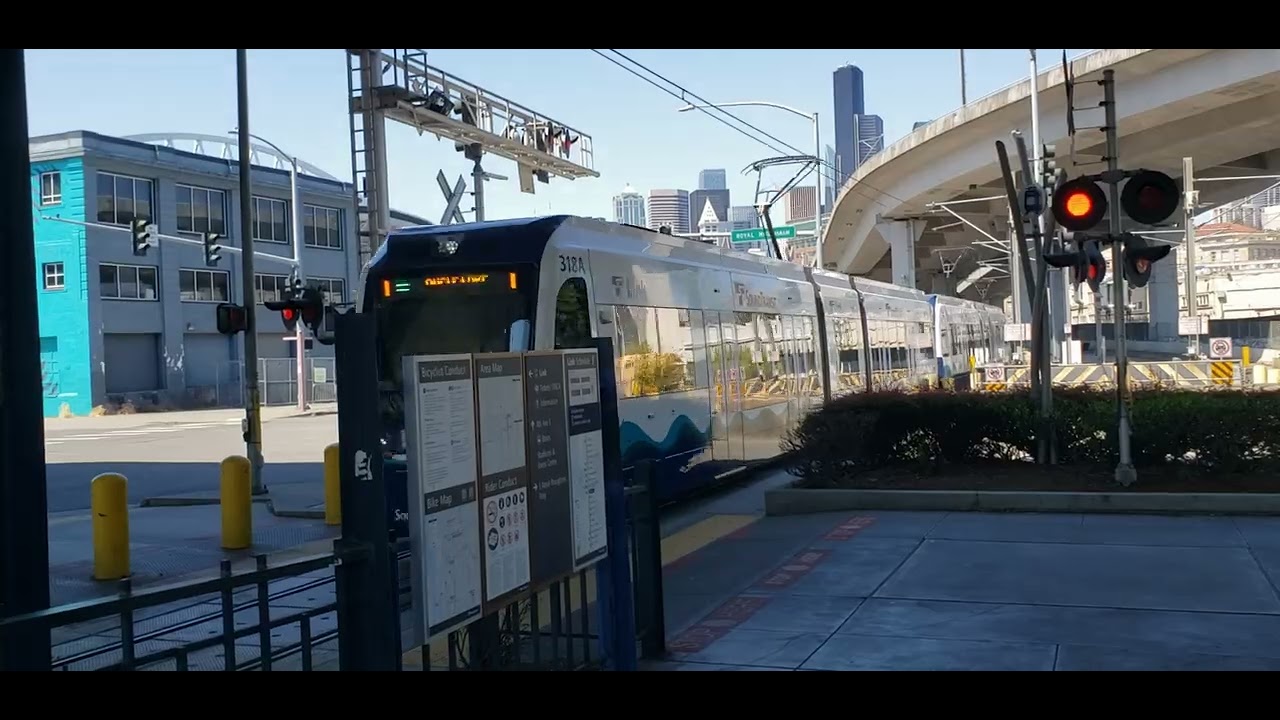 Southbound Link Light Rail 1 Line Crossing into Stadium Station - YouTube