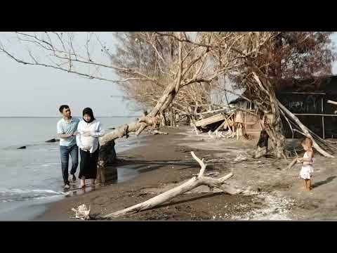 tante Ira foto Maternity, Naura ikut berpose di pantai
