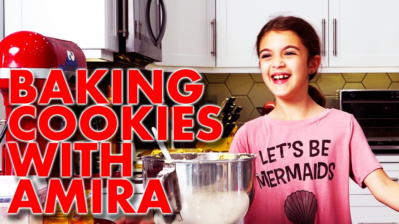 Baking Cookies with Amira - YouTube