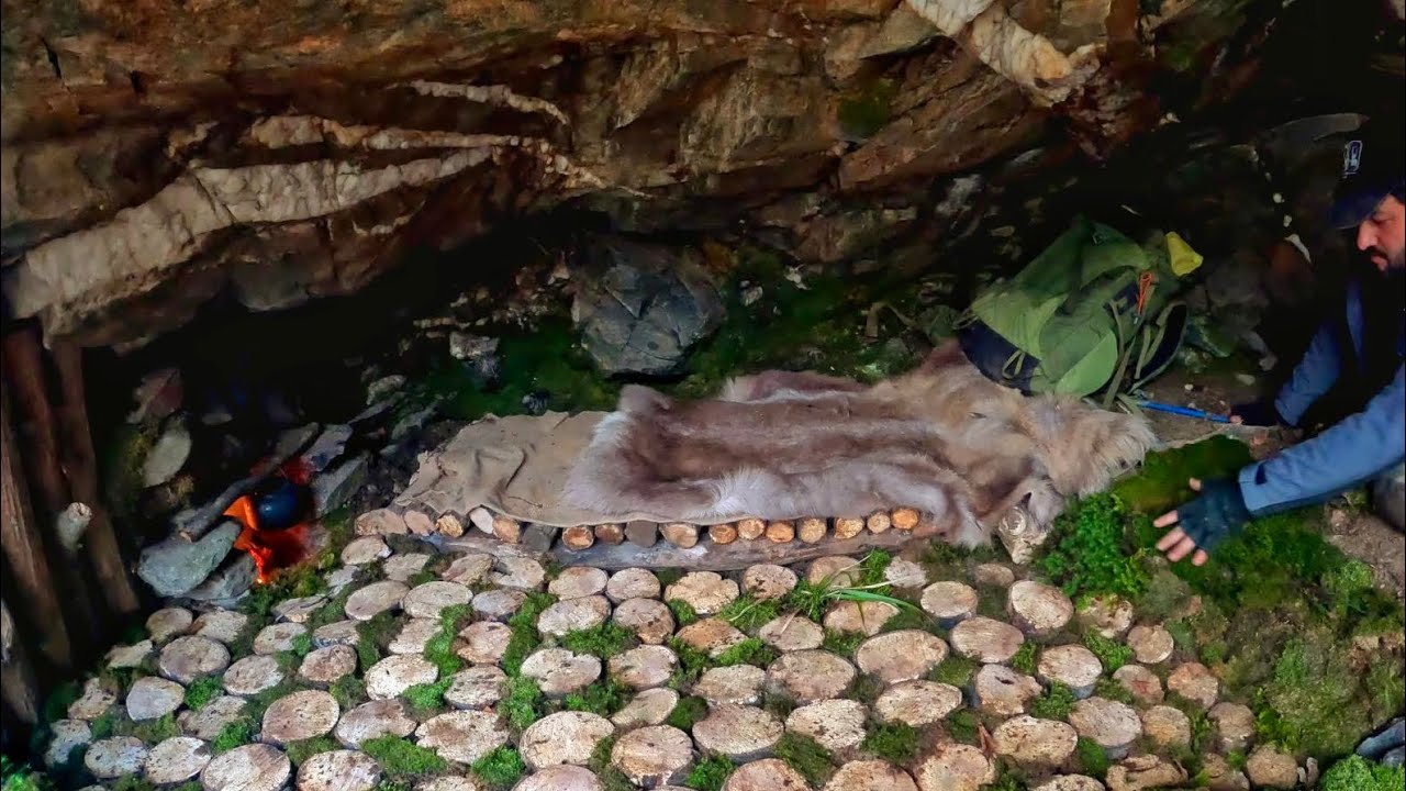 Build a WARM and COZY CAVE With a FIREPLACE Inside - Winter Survival ...