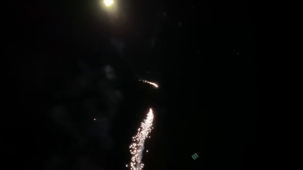 Martian attack 200 gram cake firework - YouTube