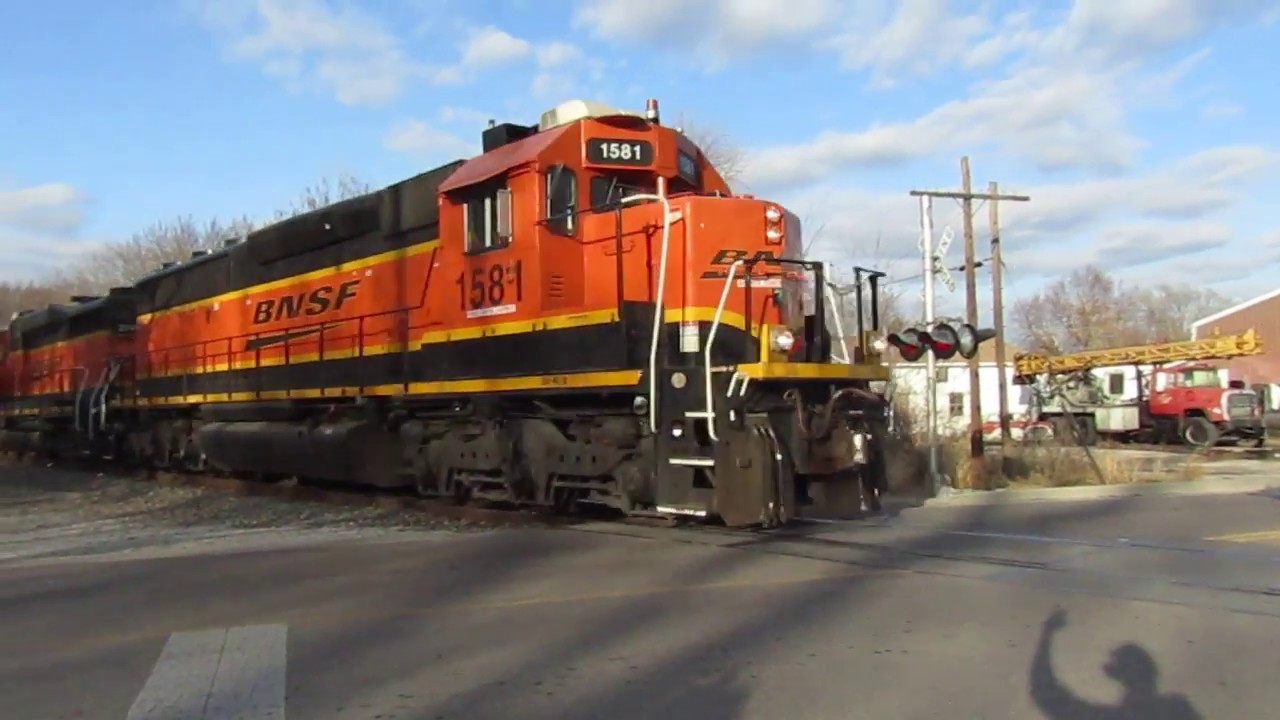 The Best BNSF Train Crew Ever! - YouTube