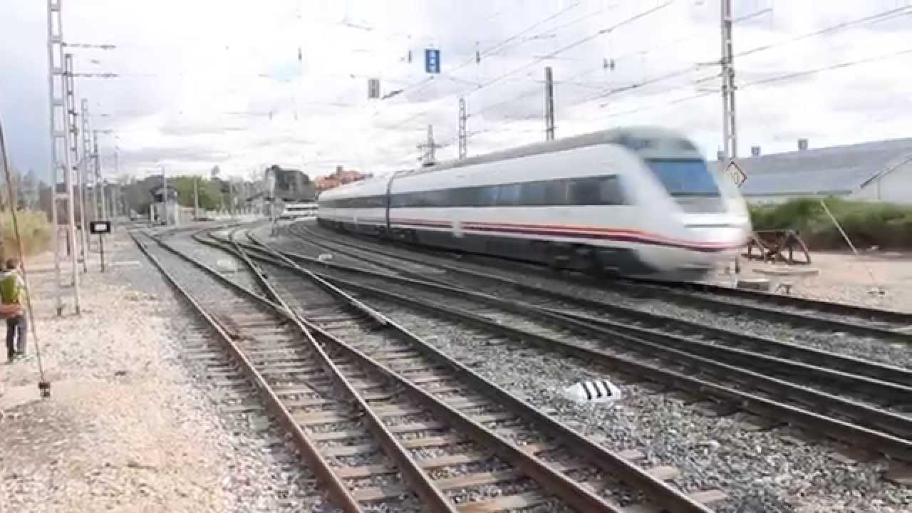 Renfe Serie 121 Media Distancia a su paso por Aranjuez - Madrid - YouTube