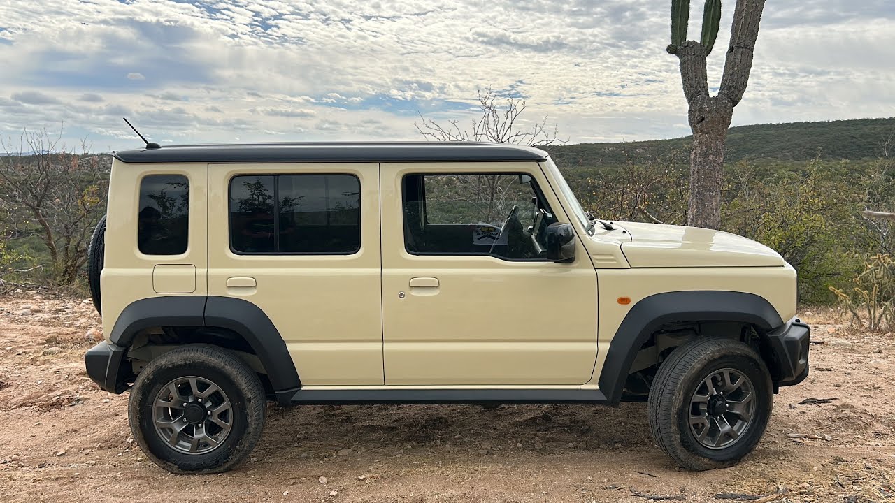 Suzuki Jimny 5 puertas...El tamaño si importa - YouTube