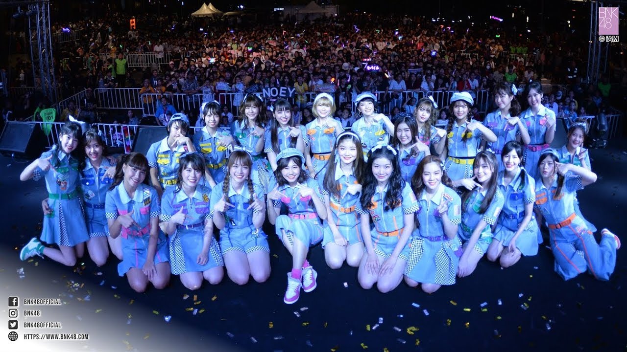 【Live Performance】77 no Suteki na Machi e –77 ดินแดนแสนวิเศษ– / BNK48 - YouTube