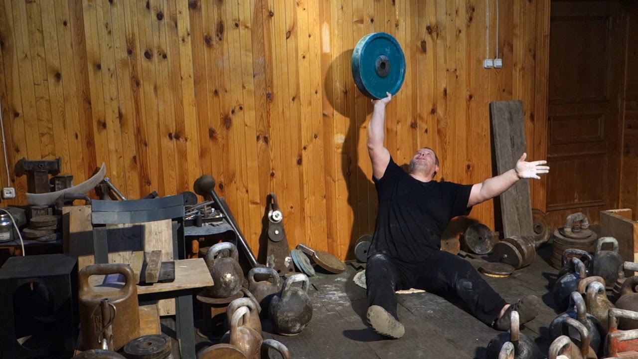 50 KG PLATE PRESS IN VERTICAL POSITION SEATED ON FLOOR ЖИМ БЛИНА 50 КГ ...