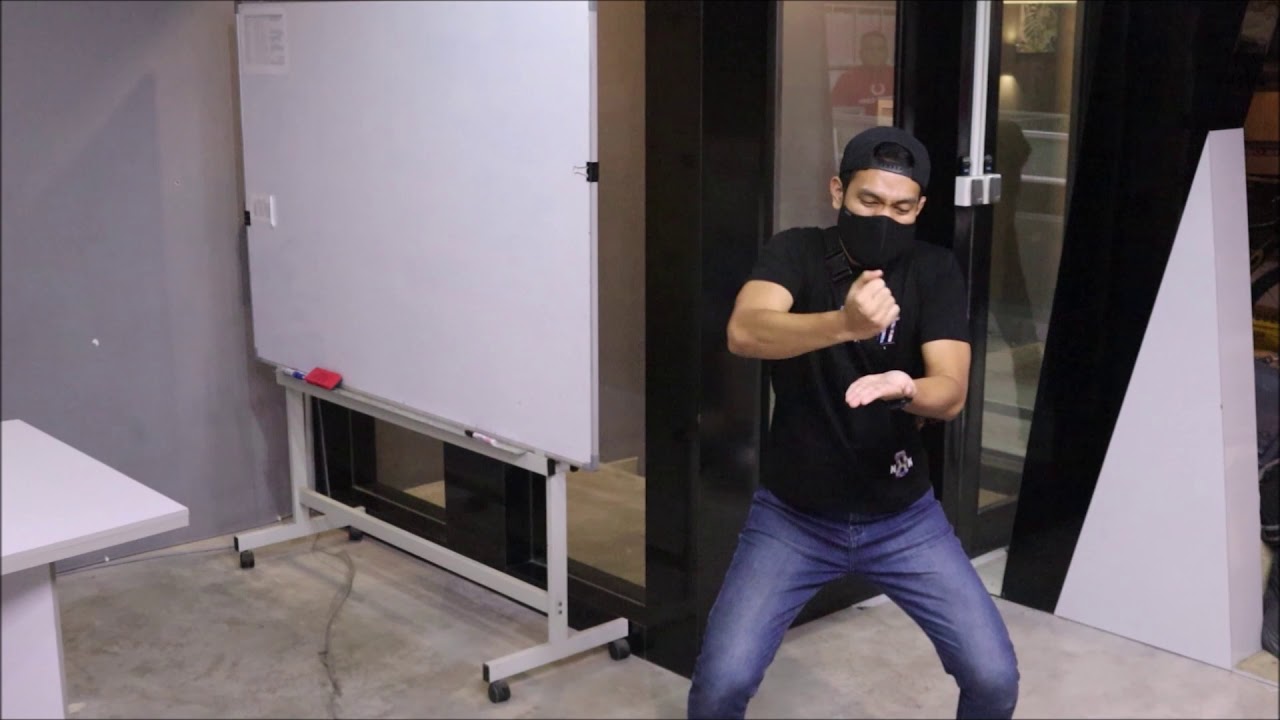 Boy caught Delivery Guy in CCTV !!! ( Hot Dance ) - YouTube