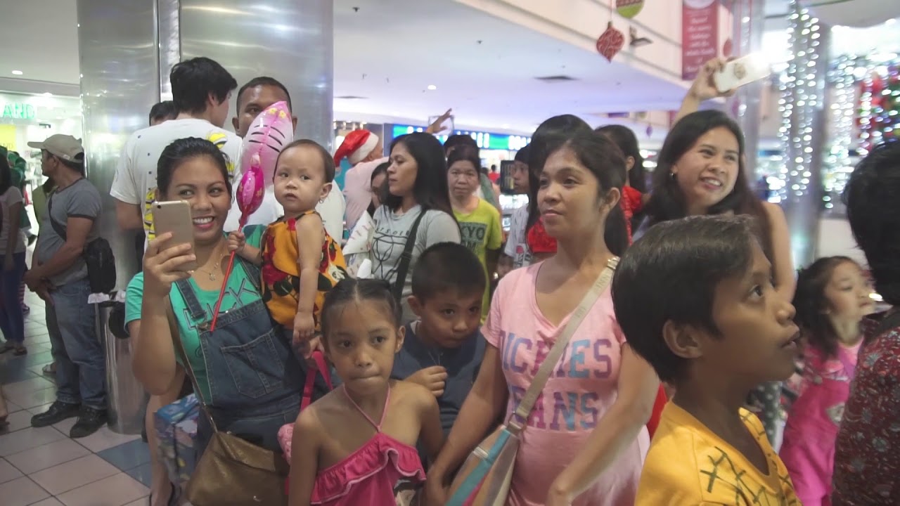 Ever Malls Family Mascot Parade - YouTube