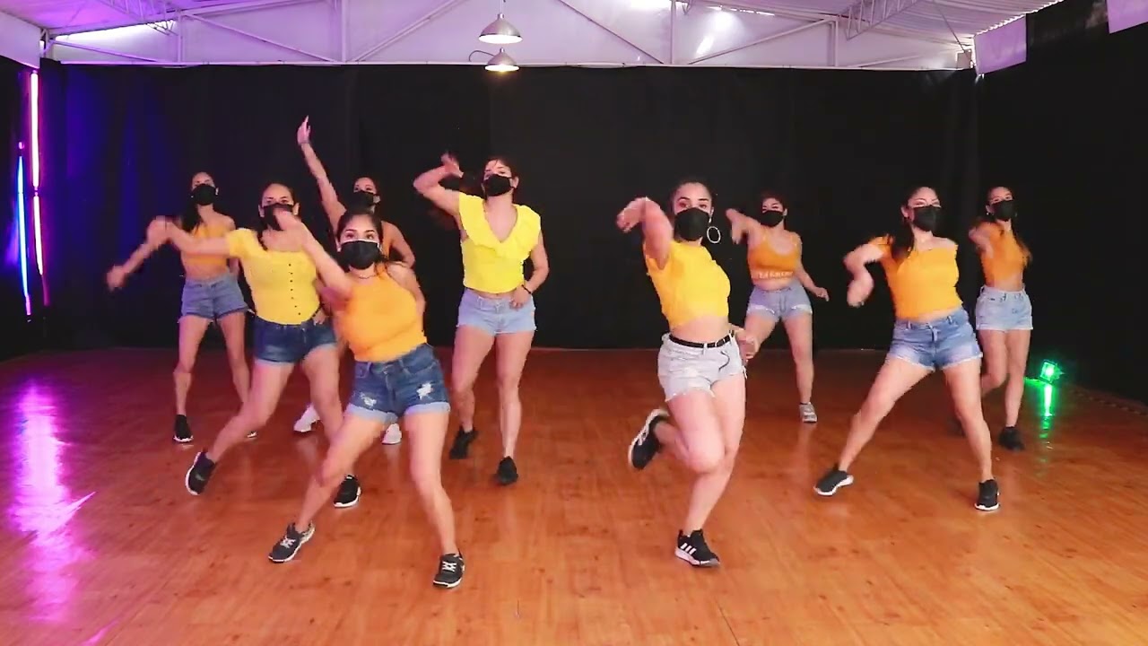 SALSA CON ANDREA - SHOW FIN DE AÑO 2021 - YouTube