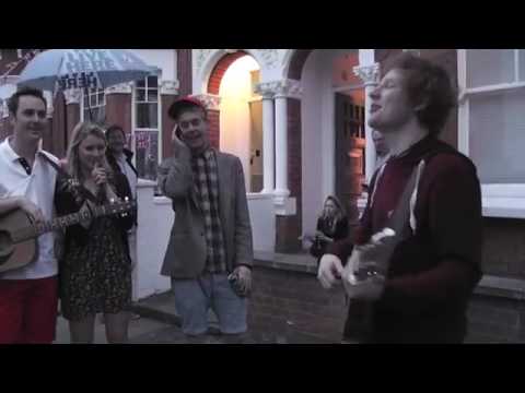 Ed Sheeran Street Performance - YouTube