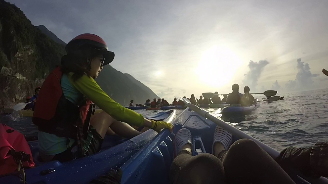 Kayaking off shore Qingshui Cliff, Hualien, Taiwan [RAW footage] (6 ...