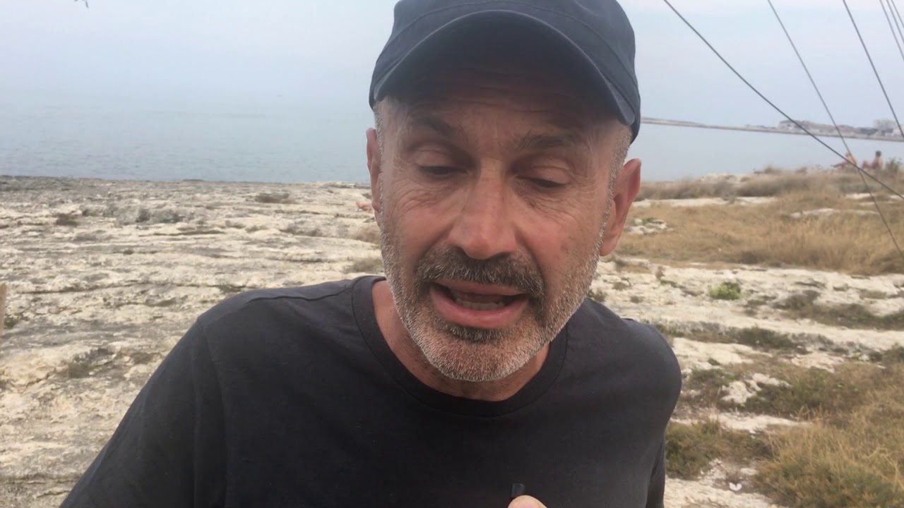 L'intervista: Fabio Fiori e il mare del Gargano - YouTube