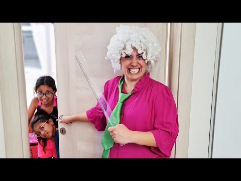 DELİ ÖĞRETMEN SCARY TEACHER HAVUZA GİRMEMİZE İZİN VERMEDİ !! | SILA MİRA