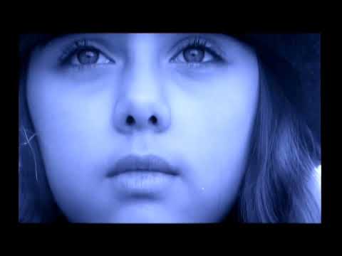 Ebru Gündeş - Dön Ne Olur (4K-Upscale)