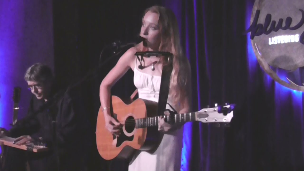 Madi Carr & Arvid Smith perform An Itch I Scratched - YouTube