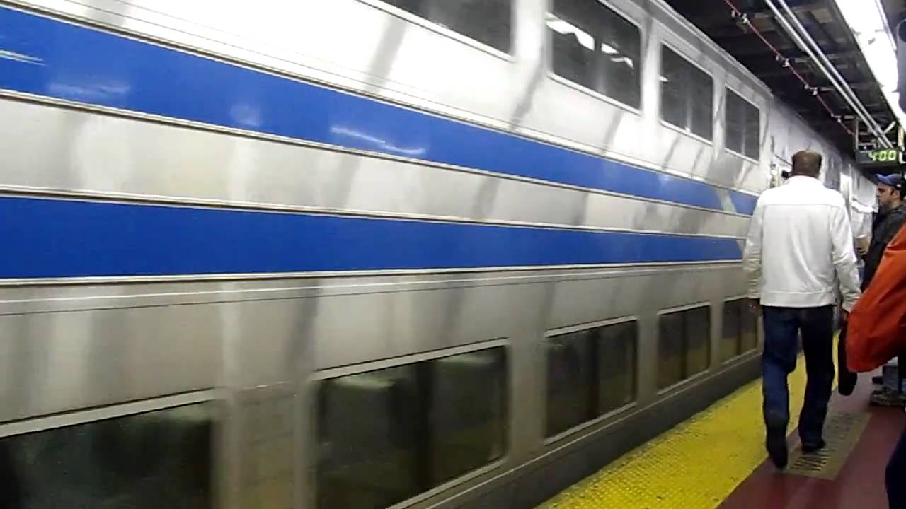LIRR EMD DM30 Passing thru Penn Station! - YouTube