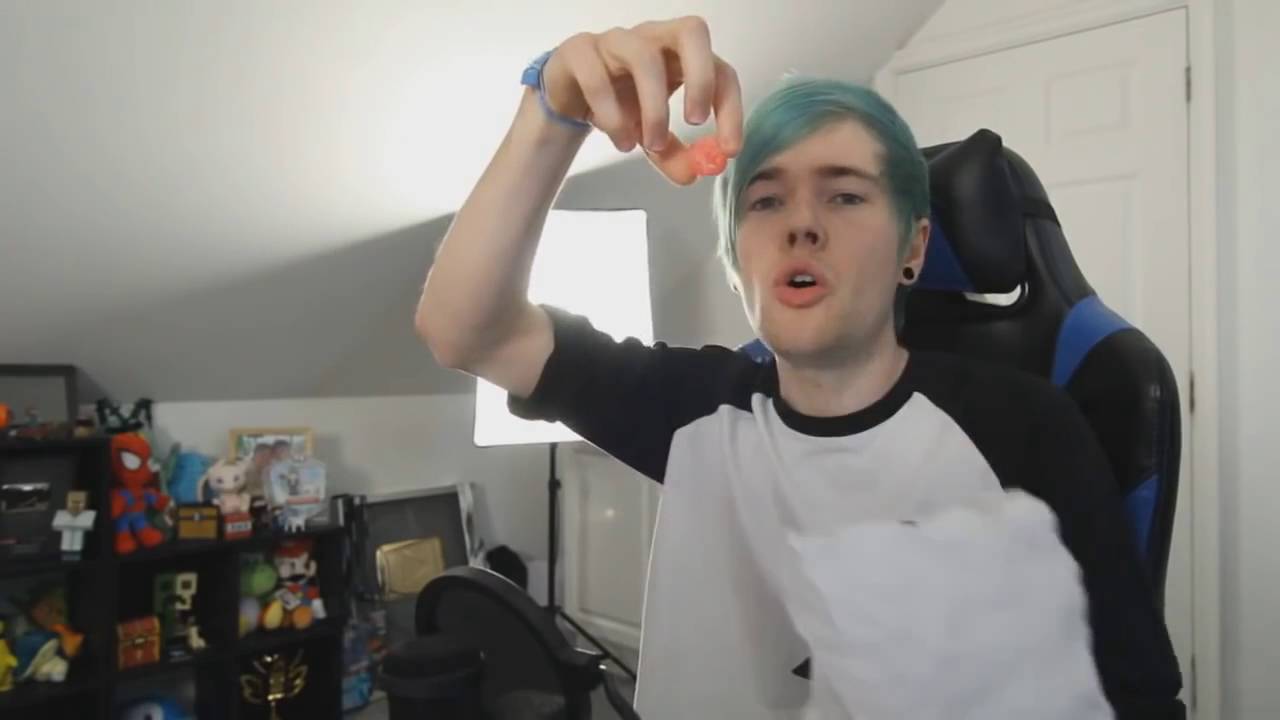DanTDM Sings his intro [The red one has been chosen] - YouTube