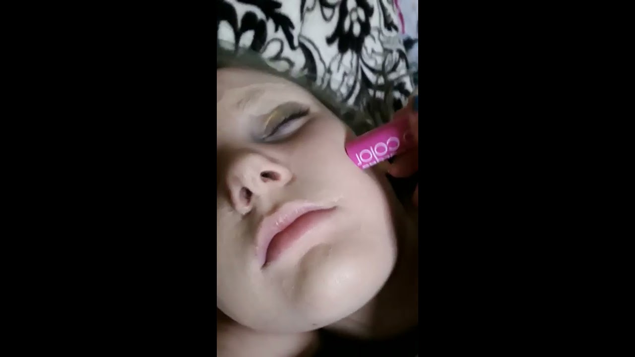 Prank Wars Bad Makeup While Sleeping Super Funny Youtube