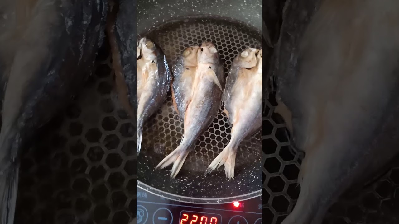 Fried Dried fish.mawala na Ang lahat wag lang ang Tuyo o Daeng.hehe😋 ...