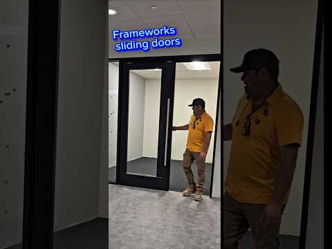 Puerta corrediza de aluminio  Frameworks aluminum frames #construcción #construction #puertas #door