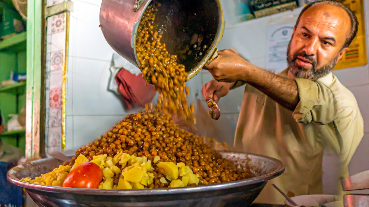 Famous Gurdwara Gali Chollay | Chole in Abbottabad | Cheap Street Food ...