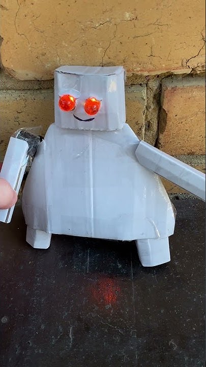 Instructables Blinking Robot 1 - YouTube