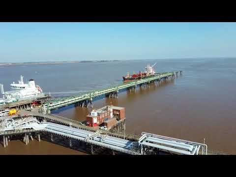 FIMIX8SE. Immingham oil tanker jetty.