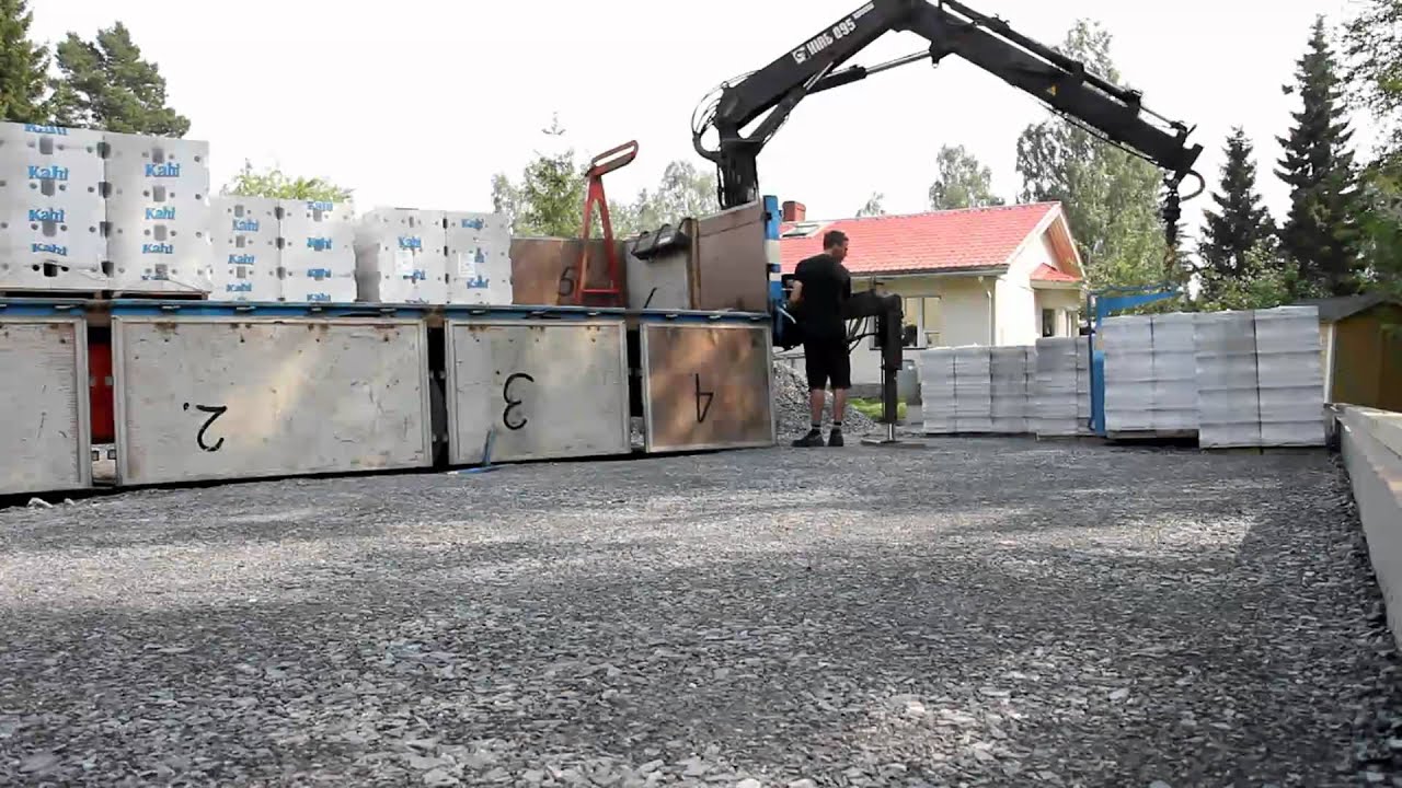 Hiab 095 crane on action. (unloading my truck) - YouTube