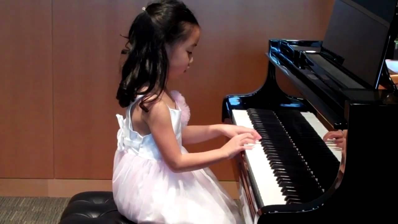 Audrey Chao - Chinese Song by Chinese Folk Tune - YouTube