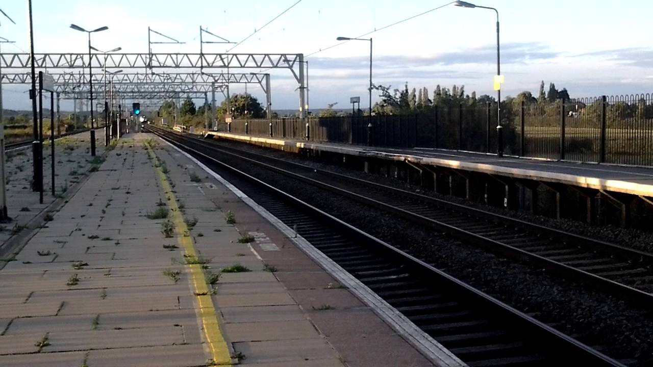 GBRF Class 66 66744 Passes Cheddington With A Unhealthy Horn 30/9/16 ...