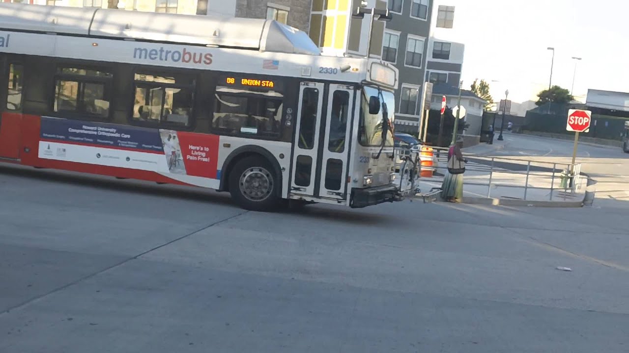 WMATA | Metrobus 2001 New Flyer C40LF #2330 @ Rhode Island Ave Station ...