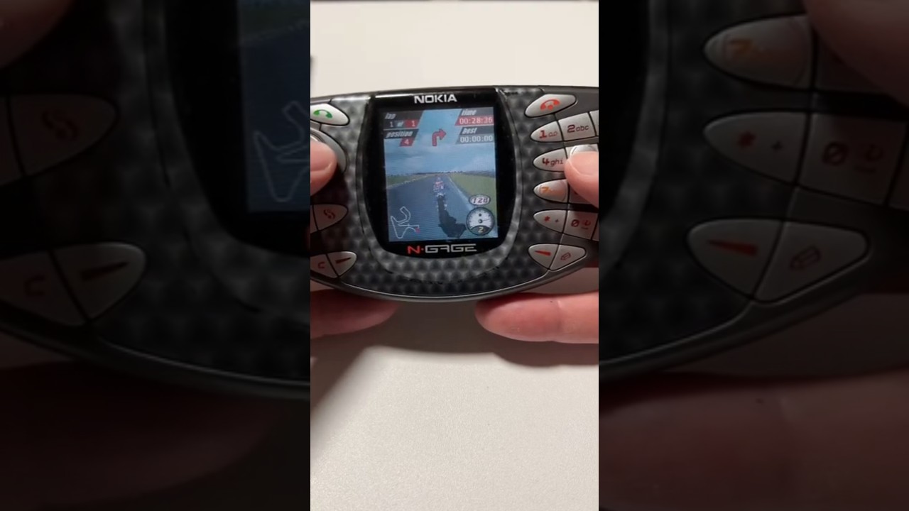 N-Gage: o bizarro videogame celular da Nokia! - YouTube