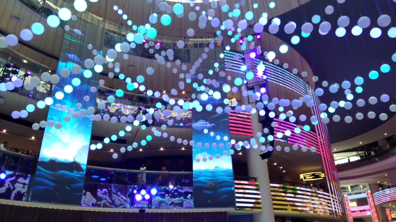 AMAZING BUBBLE SHOW - YouTube