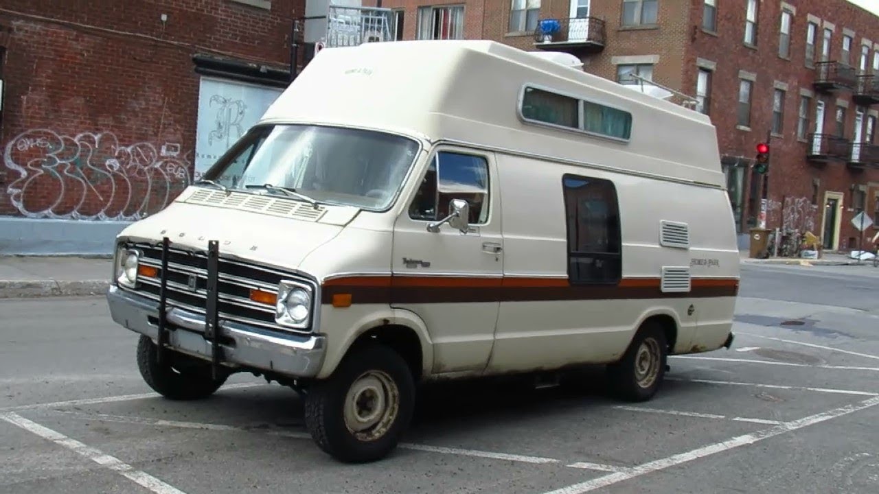 A '77 or '78 DODGE CAMPER VAN SEEN IN MONTREAL MAY 2020 - YouTube