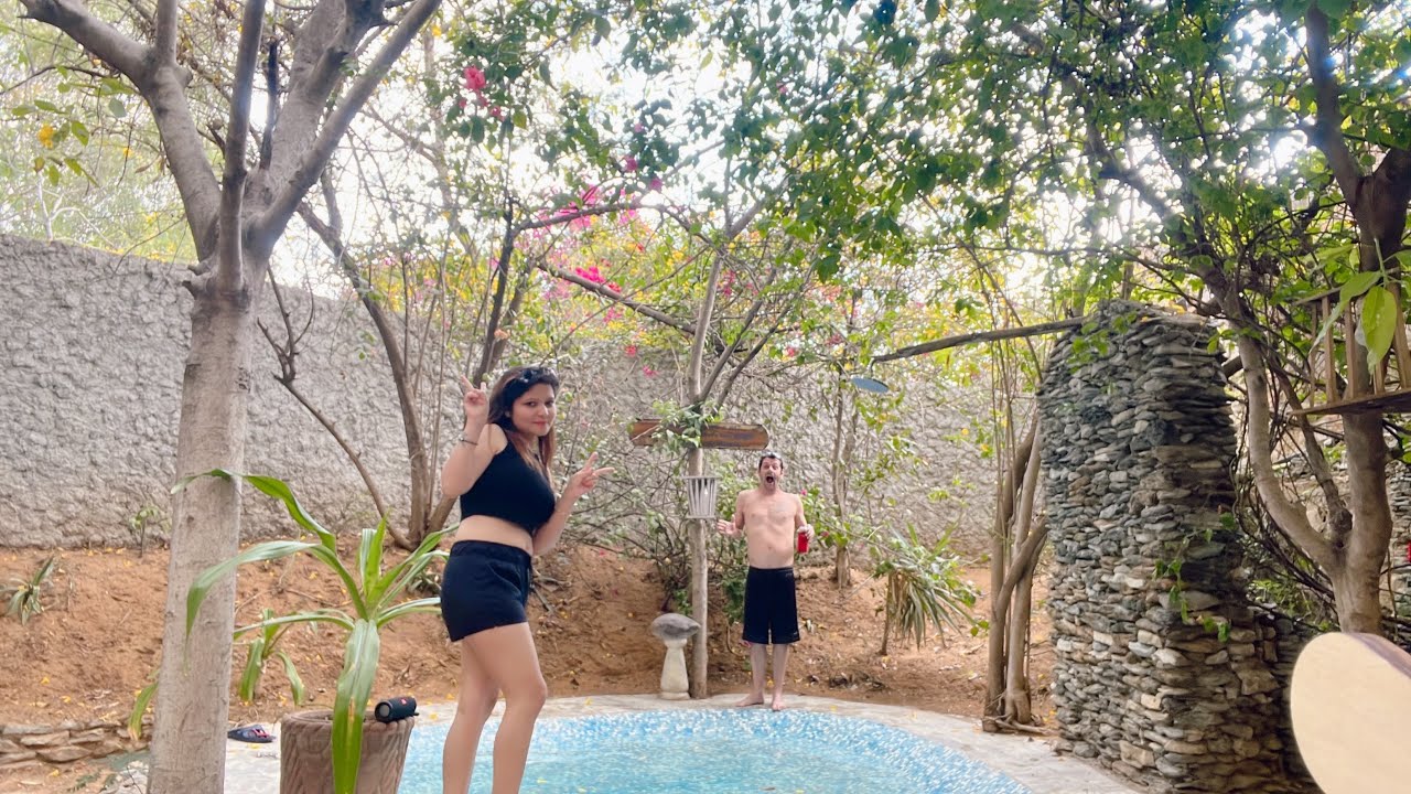 Mere husband ne book kiya private Pool wala room|| Beautiful Resort ...