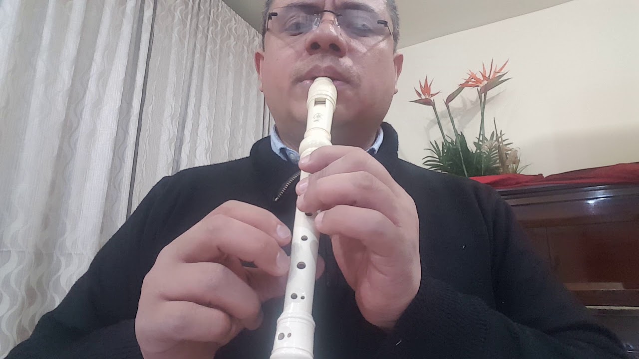 Canto ES JESUS LA ROCA FIEL ES DIOS en Flauta - YouTube