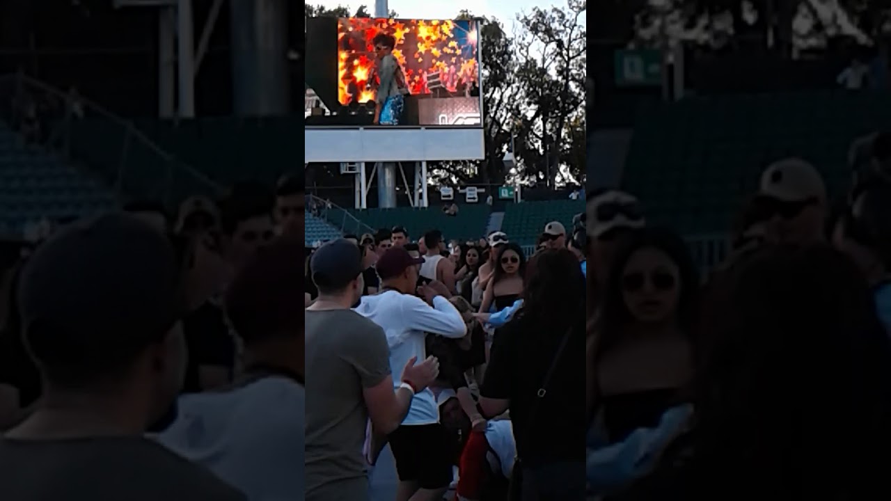 Fight at RnB fridays live concert in Perth - YouTube