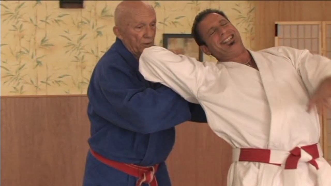 Figure 4 Shoulder Lock - YouTube