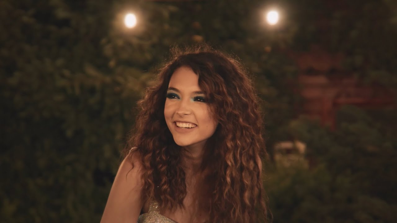 Daria Comănescu & Paul Ilea- Broken Side - YouTube