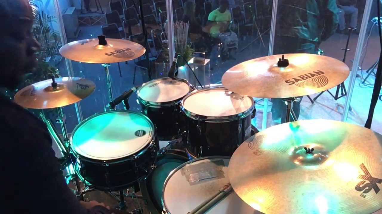 Praise and worship full Gospel drumming @ HIC church - YouTube