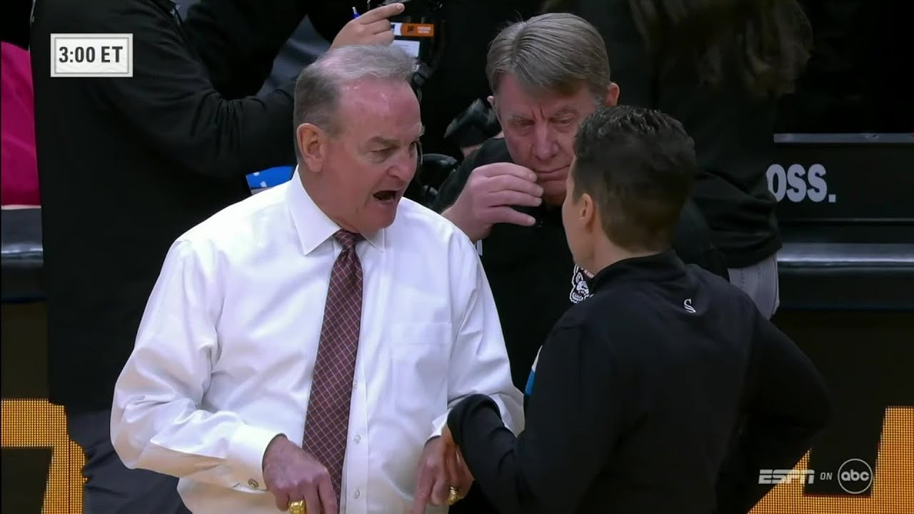 🤯 3pt Lines DIFFERENT Distances In Elite 8! NCAA Tournament, Texas ...
