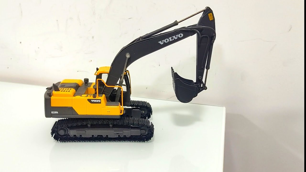 Escavadeira Volvo EC220D - YouTube