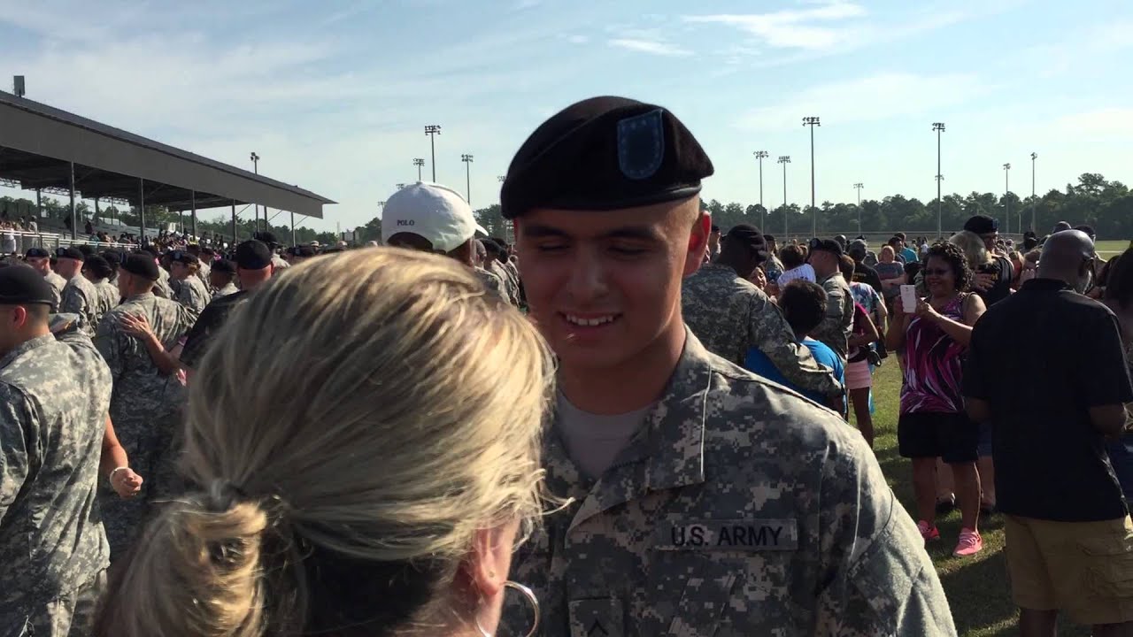 First Hugs on Family Day - Fort Jackson, SC 2015 - YouTube